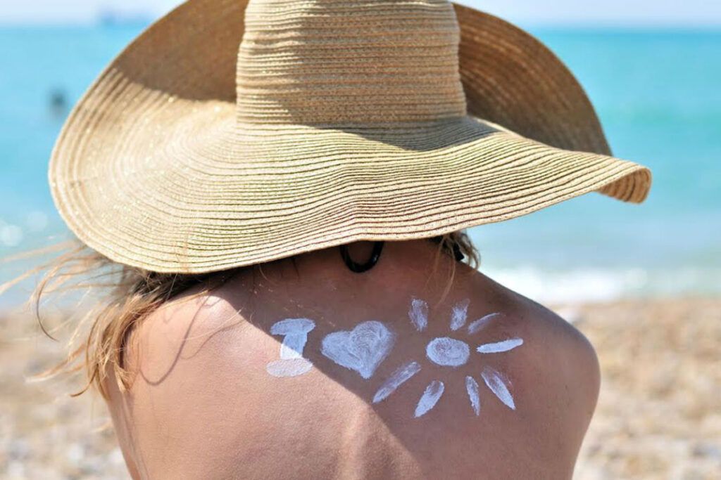 Cele mai eficiente 7 remedii naturale pentru arsurile solare