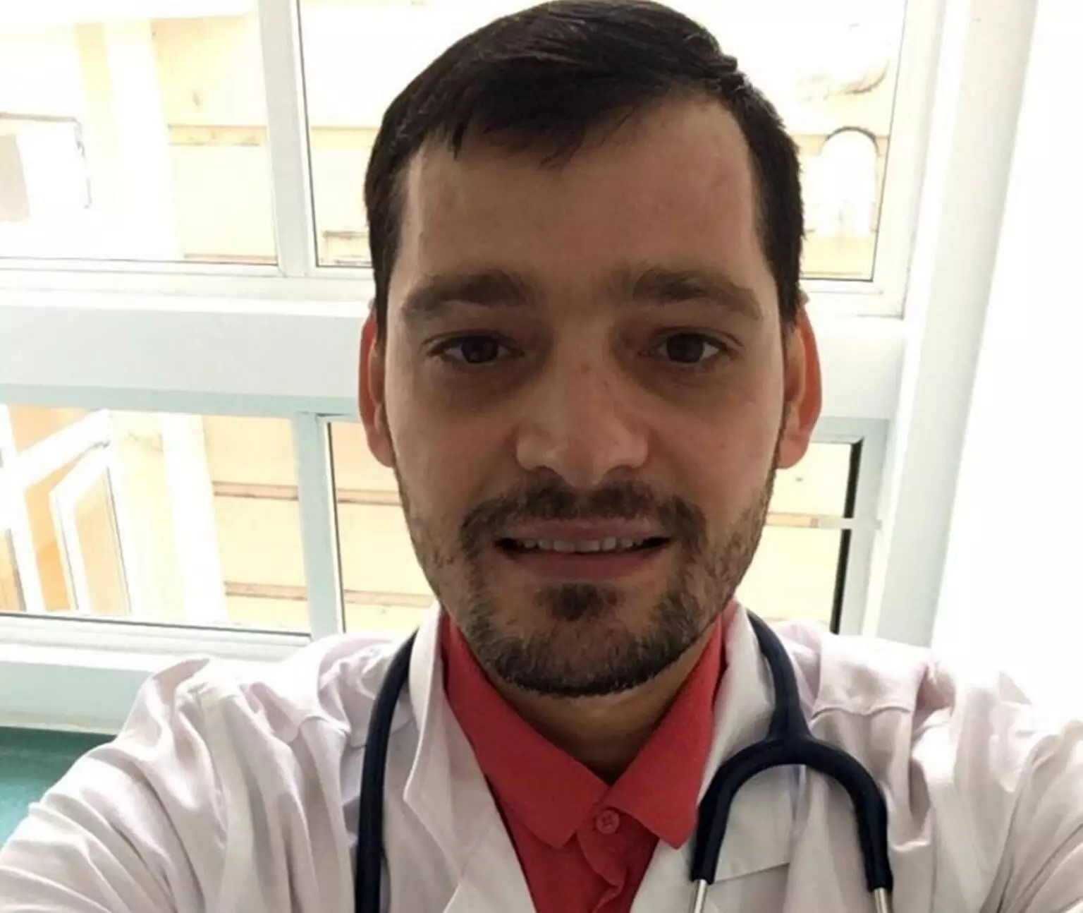 Dr. Valentin Perduș, povestea medicului crescut la orfelinat