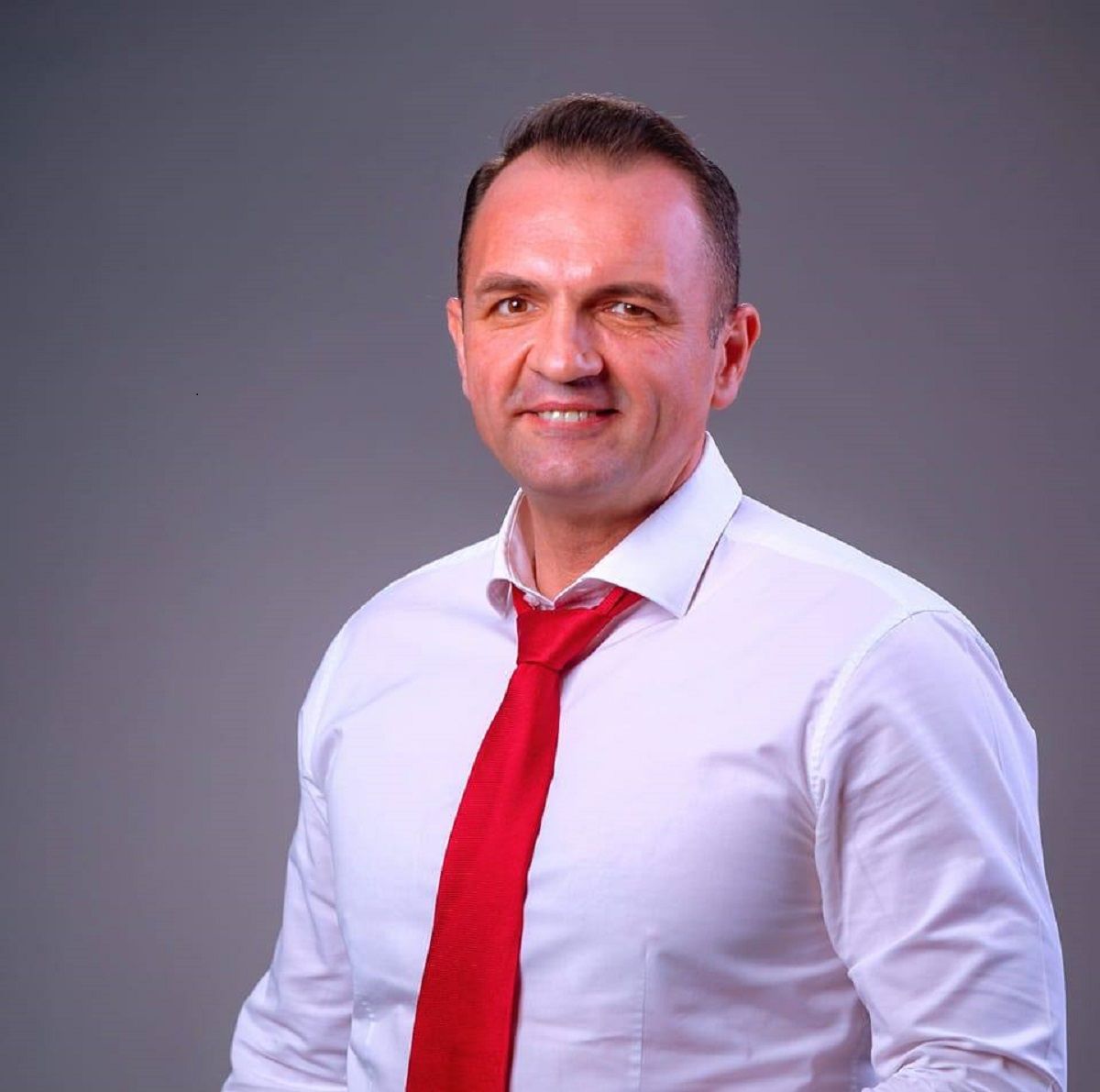 EL e cel mai iubit primar din România. Cetățenii l-au recompensat după ...