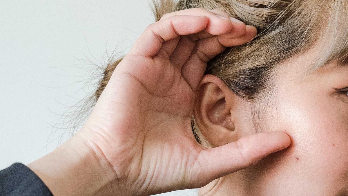 De ce îmi simt urechile înfundate? Cauze și ce poți să faci – DoctorulZilei