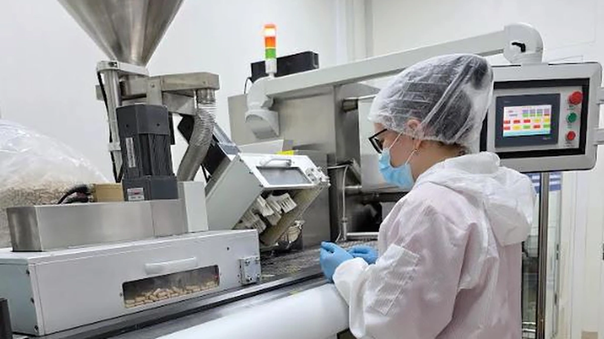 Cosmo Pharm lansează 40 de formule de suplimente alimentare