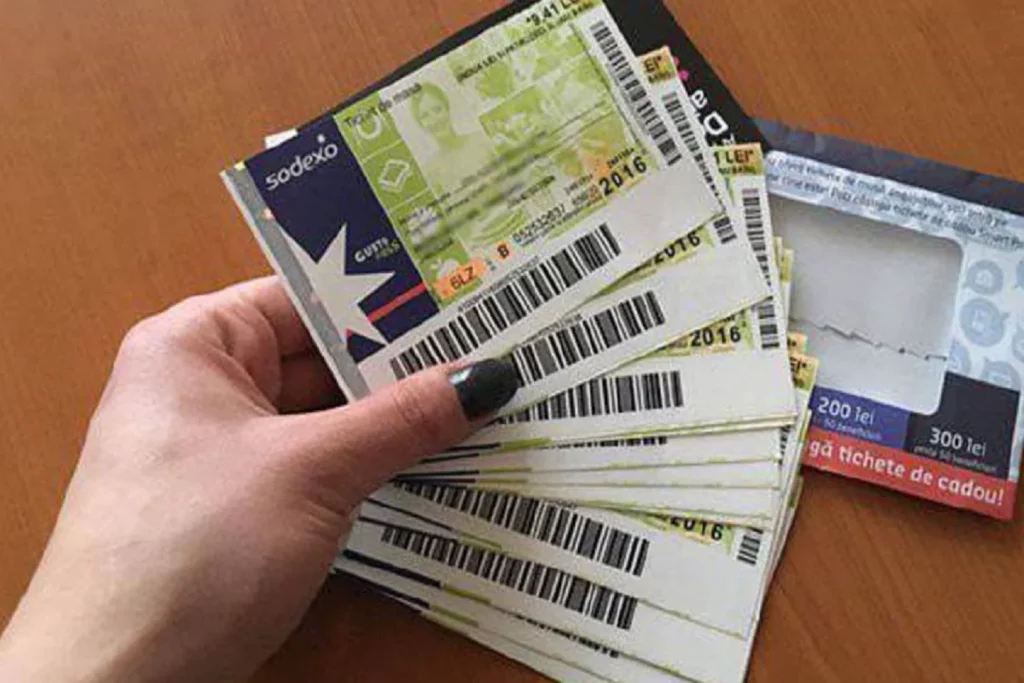 Lovitură pentru angajaţii de la stat. Cine NU va mai primi tichete de ...