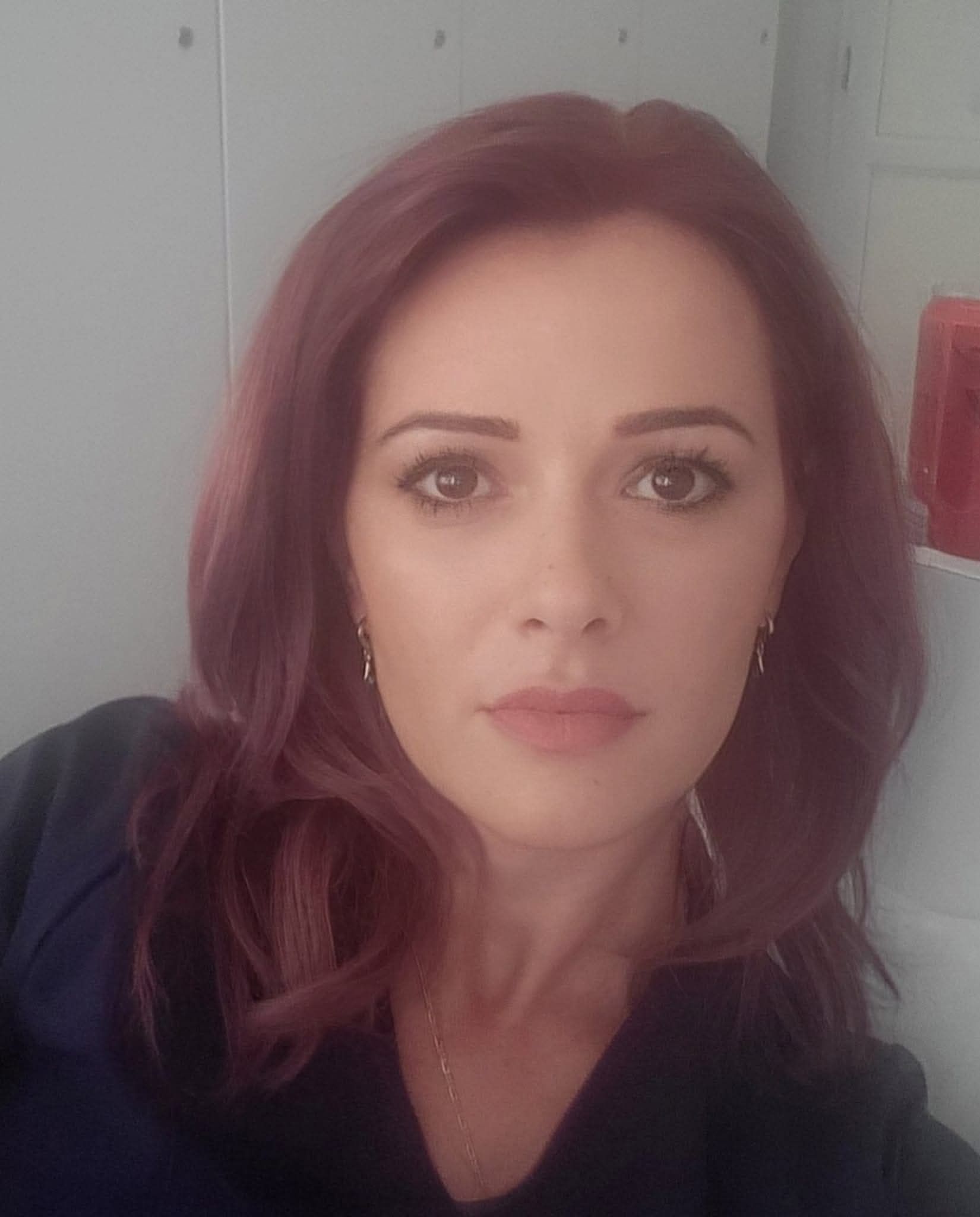 Alergia la ambrozie: simptome, riscuri și tratamente